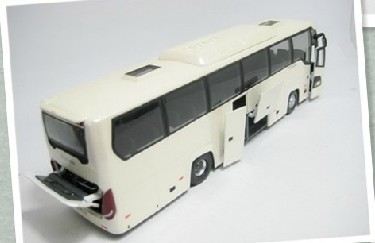 Second-Hand White Die-Cast Tour Bus Model [NB8T243] : EZBUSTOYS.COM